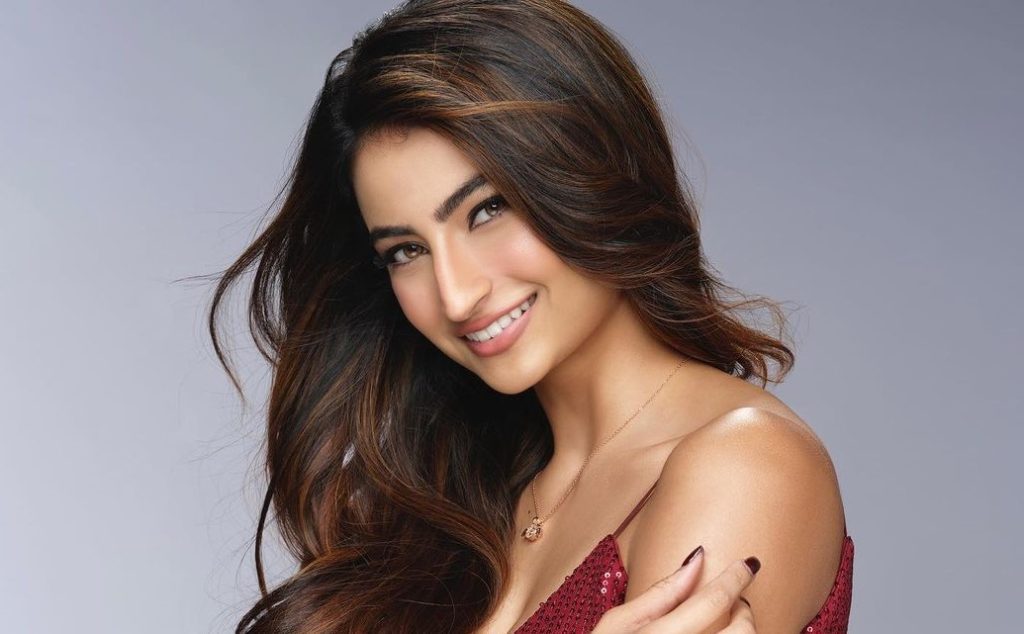 Palak Tiwari crossed all limits of boldness, flaunted bralette look in open jacket - informalnewz