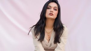 Divya Aggarwal crossed all limits of bo*ldness, gave bold poses in a ...