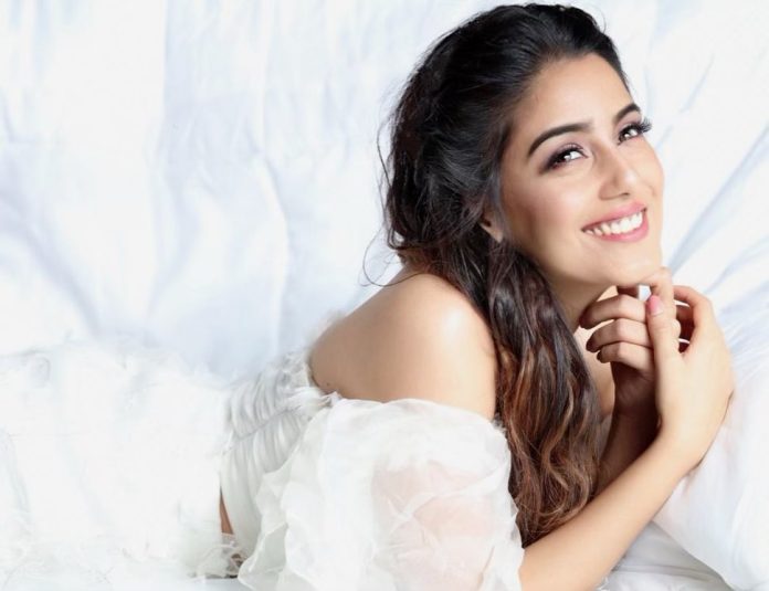 ‘Sanskari Bahu’ Srishti Rode’s babe look again, now shares bo*ld ...