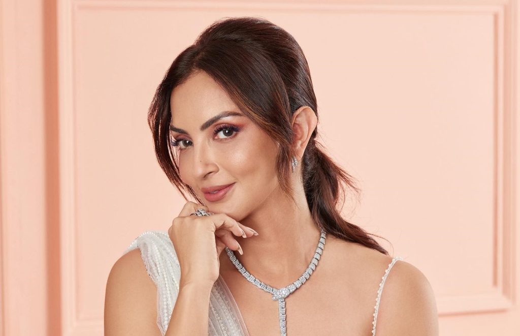 Sohail Khan’s ex-wife Seema Sajdeh shared very bo*ld pictures, raised the internet - informalnewz