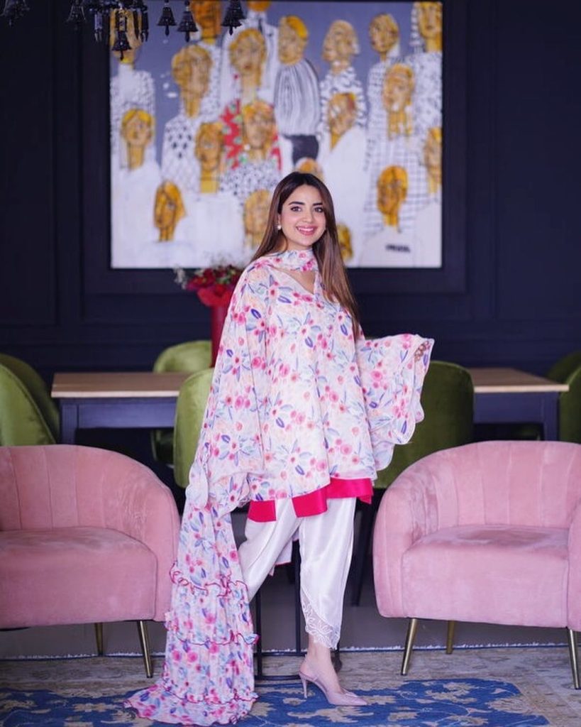 Pakistani actress Saboor Ali shows hotness in black dress, fans go ...