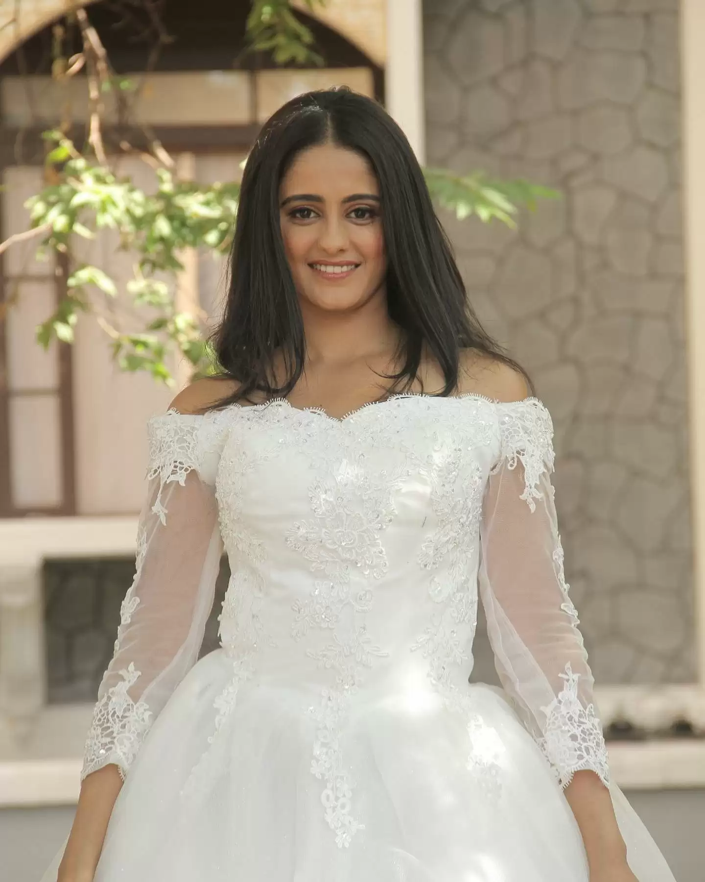 Ayesha Singh Shared Pictures In White Outfit Fans Showered Her With