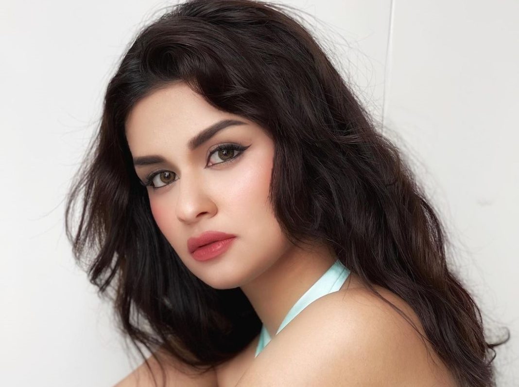 Avneet Kaur went out for a walk wearing a small transparent top, at the ...