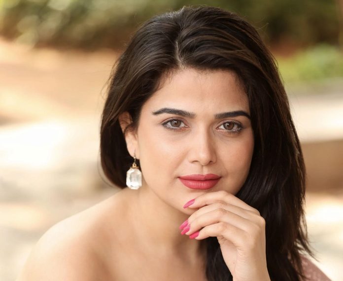 Ayesha Singh shared pictures in white outfit, fans showered her with ...