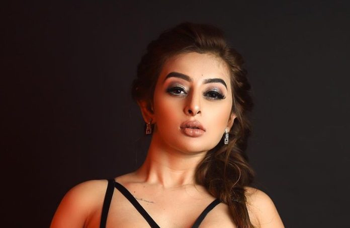 Web series actress Ankita Dave did a bold photoshoot in front open ...