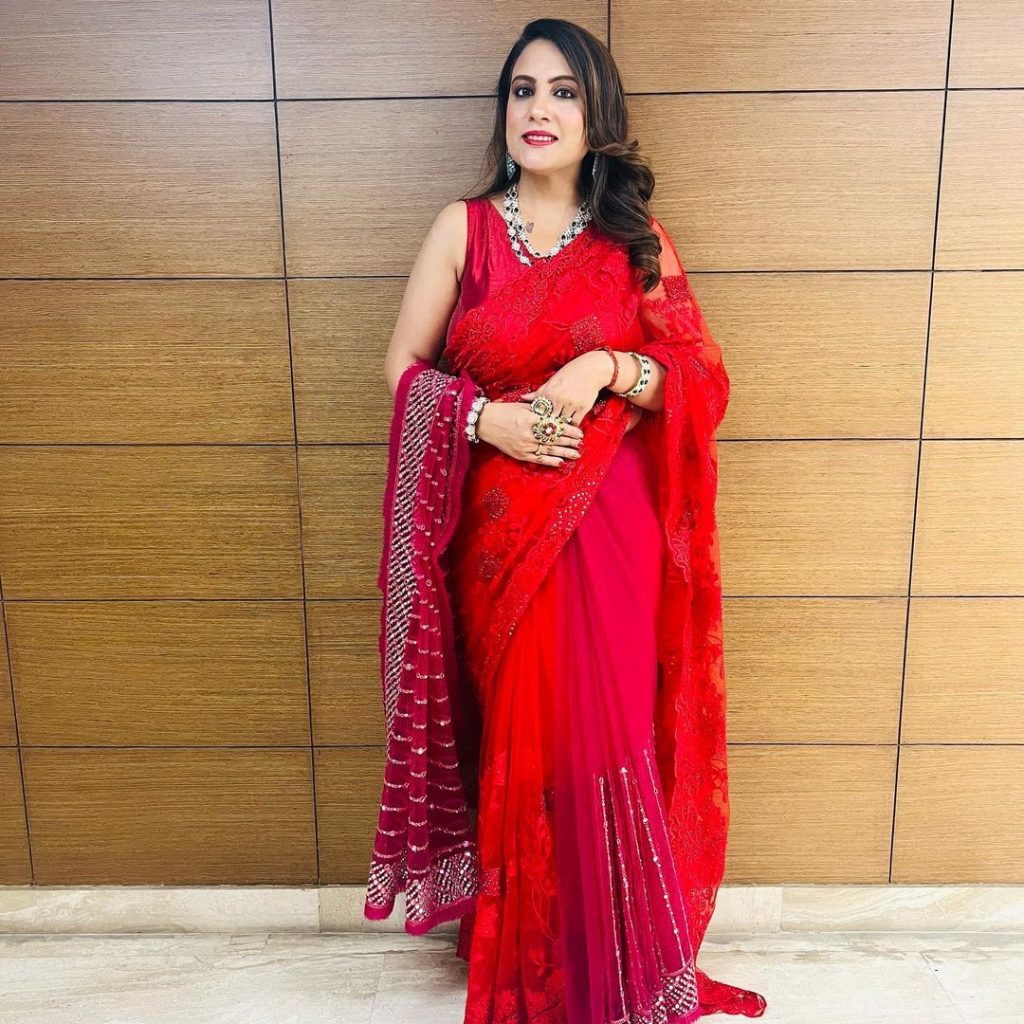 IAS did ramp walk, looked very beautiful in red double layer saree, see ...