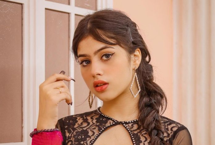 Actress Riva Arora bought a luxury car at the age of 13, trolls said ...