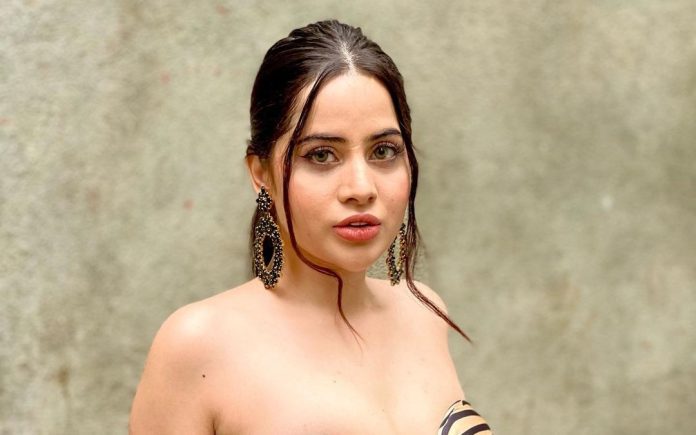 Urfi javed came out on the street wearing a transparent cloth dress ...