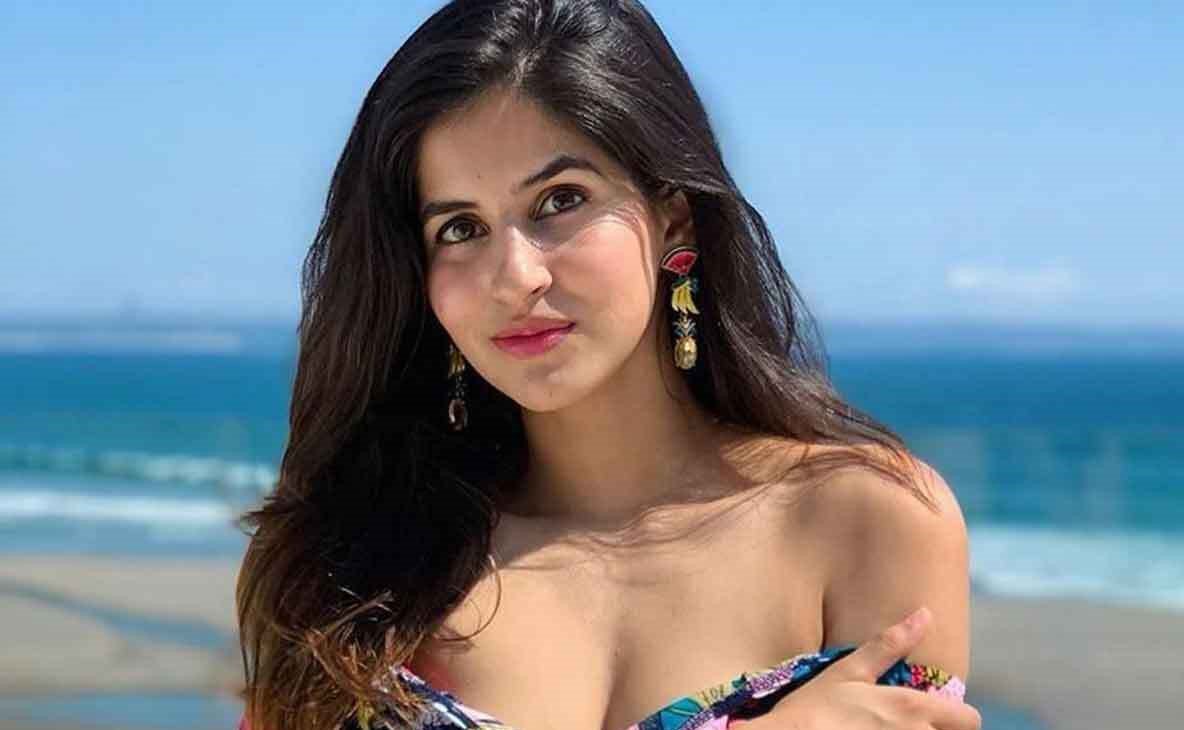 Sakshi Malik dropped the whole dress to show her legs, showed hotness in red bra - informalnewz