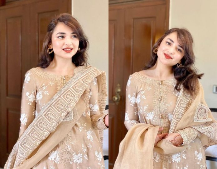 Pakistani actress Yumna Zaidi looked very hot in an embroidered saree ...
