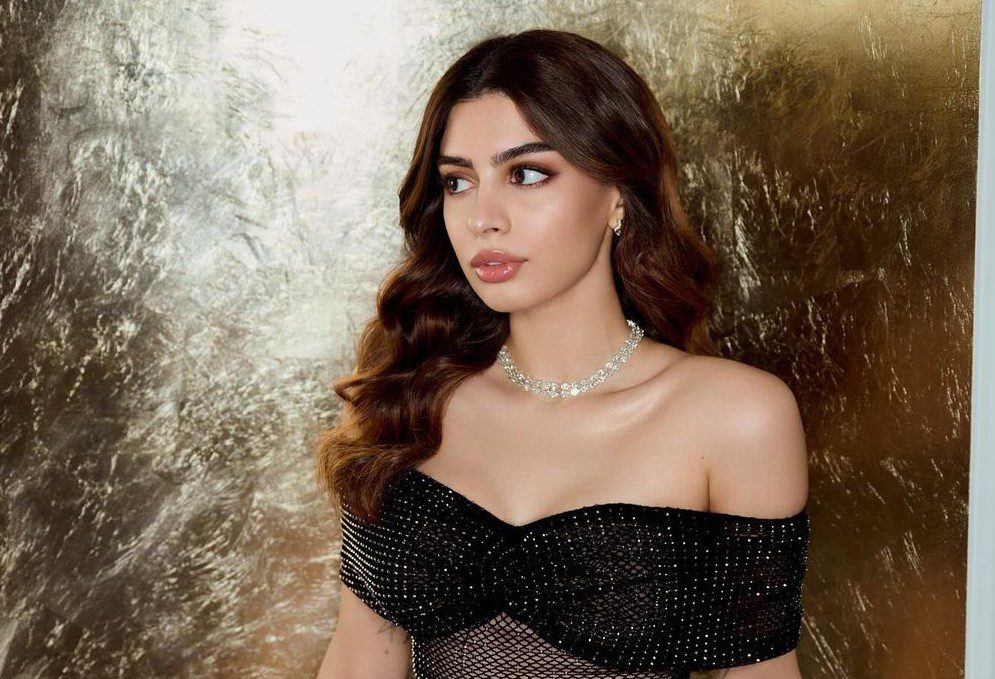 Khushi Kapoor went bo*ld as soon as her debut film released, did a killer pose wearing a ...