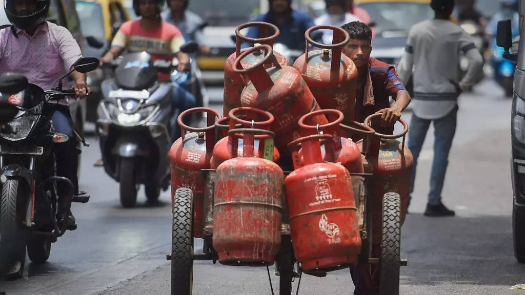 LPG Cylinder: These women will get free gas cylinder, know how to avail ...